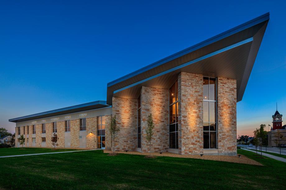 Everett Roehl Marshfield Public Library